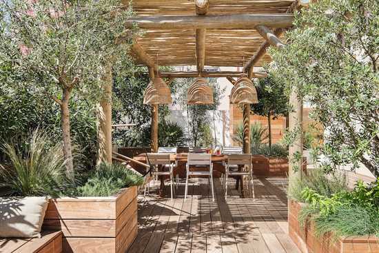 Aménagement paysager d’une terrasse 100% bois