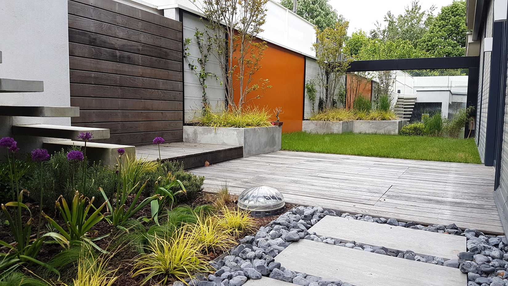 Création d’un jardin contemporain pour une maison neuve